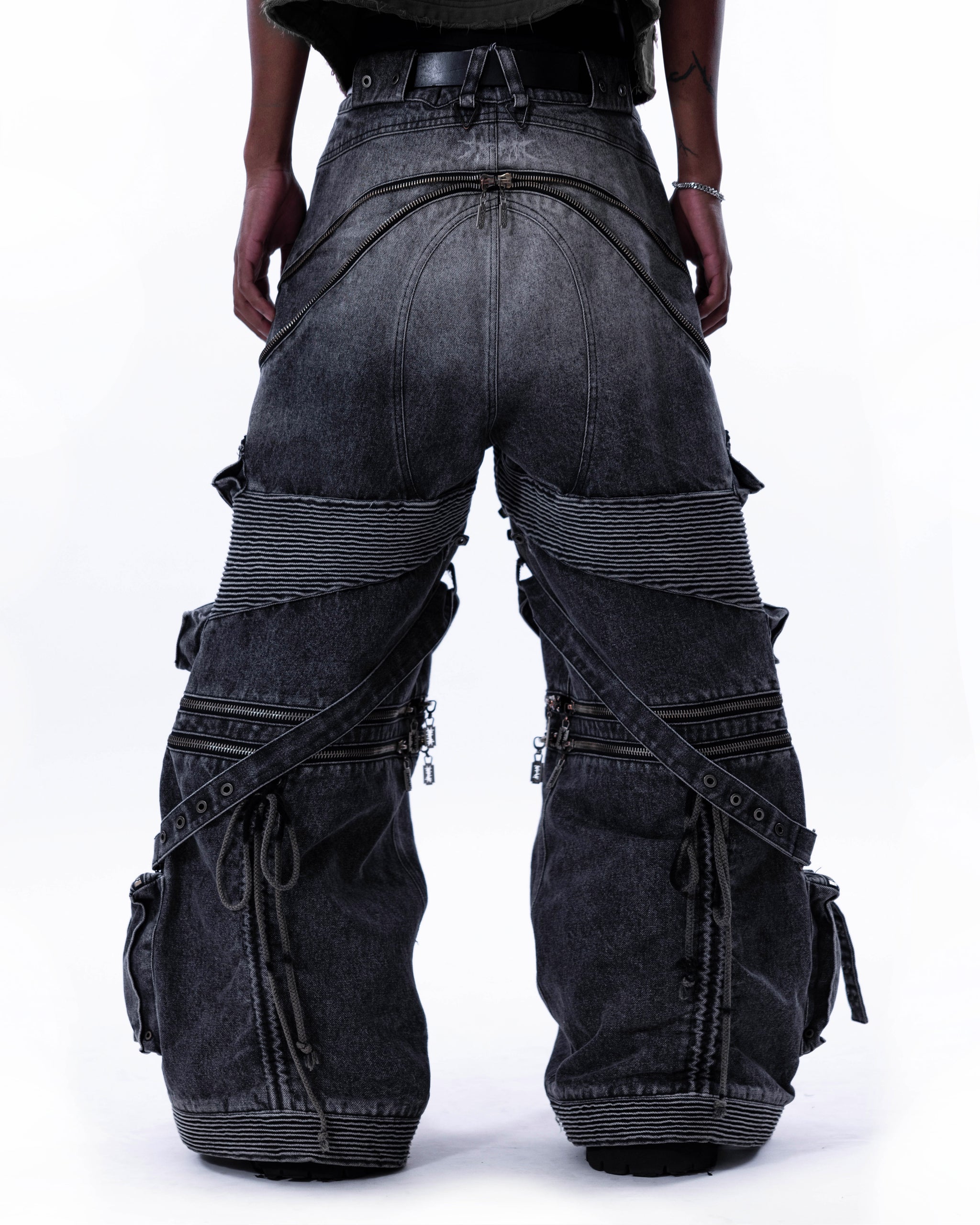 HEAVY-DUTY DENIM PANTS - WASHED BLACK (PRE-ORDER) – SATSUN NIGHT